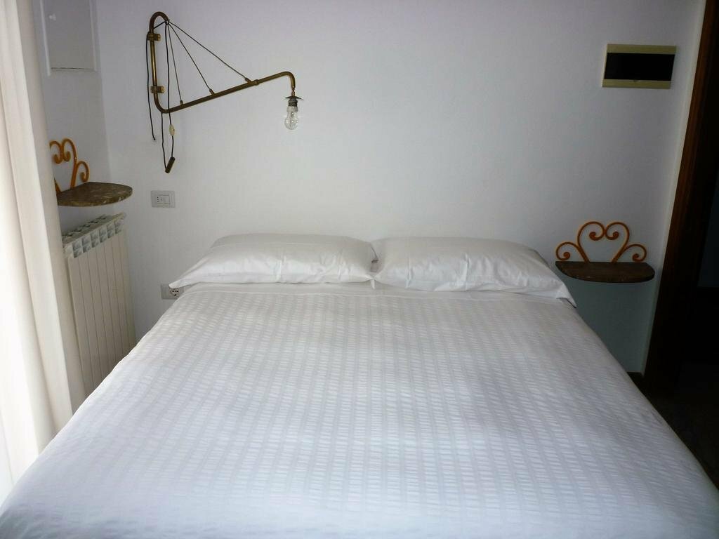 Otel Cà Gialla - Bed and Breakfast, Finale Ligure, foto