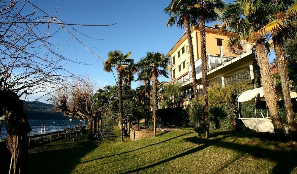 Otel Hotel Lido di Angera, Lombardiya, foto