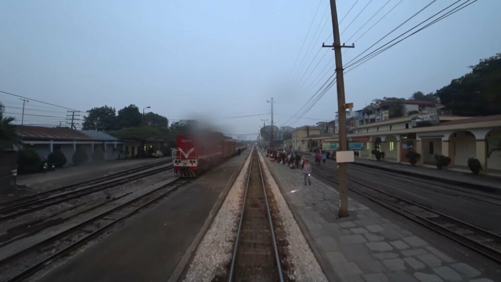 Tren istasyonu Gia Lam Station, Hanoi, foto
