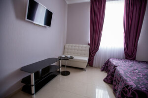 Apartaments U Aeroporta (Lenina Street No:17), otel  Soçi'den