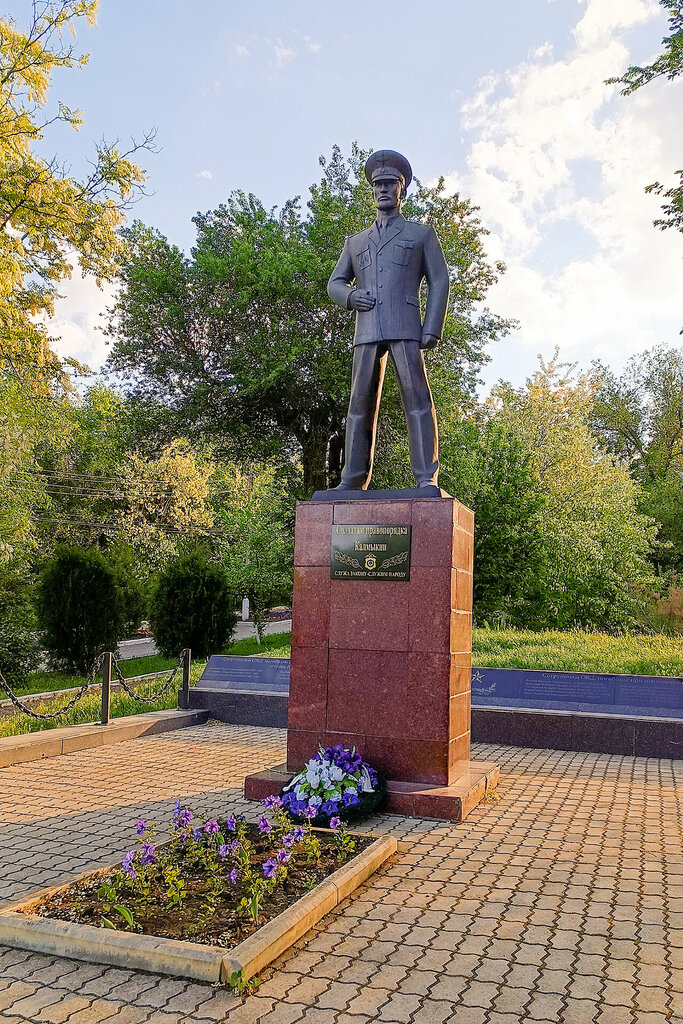 Anıt, heykel Солдатам правопорядка Калмыкии, Elista, foto