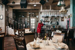Gorki (Yablonevaya ulitsa No:5, selo Supsekh), restoran  Krasnodarski krayından