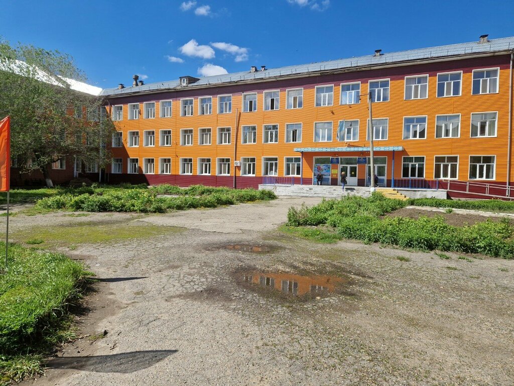 Yatılı okul Main Secondary Boarding School, Öskemen (Ust‑Kamenogorsk), foto