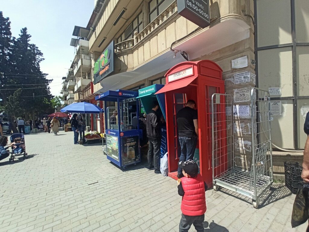 Ödeme terminali Milliön, Bakü, foto