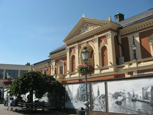 Dramatic Theatre of Klaipeda (Teatro gatvė No:2, Pajūrio, Centro, Klaipėda), tiyatrolar  Klaipeda'dan