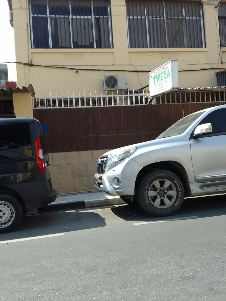 Tıp merkezleri ve klinikler Tweya, Loanda, foto