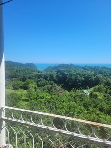 Гостевой дом у Аршака и Анны (Autonomous Republic of Abkhazia, Gudautskiy munitsipalitet, selo Amzhikukhua), otel  Gudauta Bölgesi'nden