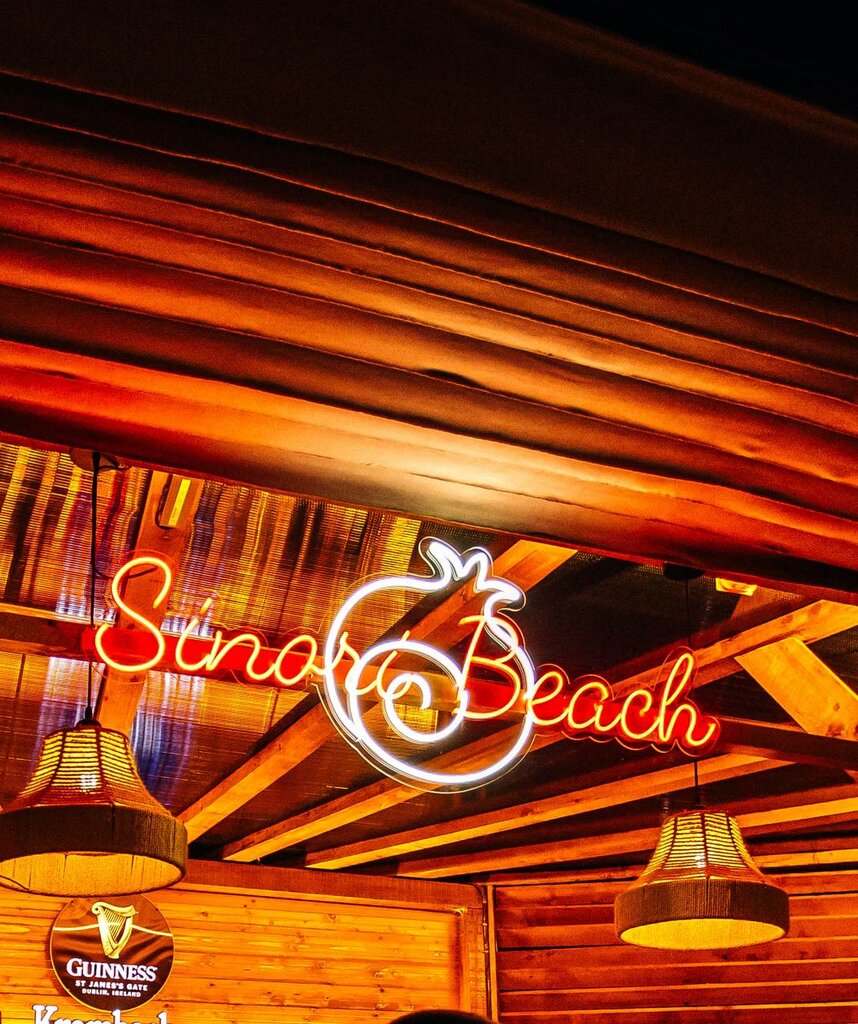 Bar Sinori Beach Bar, Batum, foto