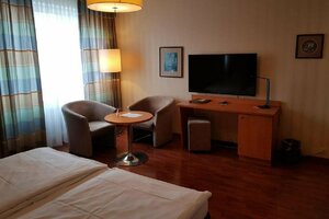 Hotel Bayerischer Hof (Promenadeplatz No:2, Munich), otel  Münih'ten
