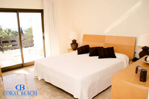 Aparthotel Coral Beach (Reino de España, Andalucía, Málaga, Marbella, Urbanización Coral Beach, Km 176), otel  Endülüs'ten