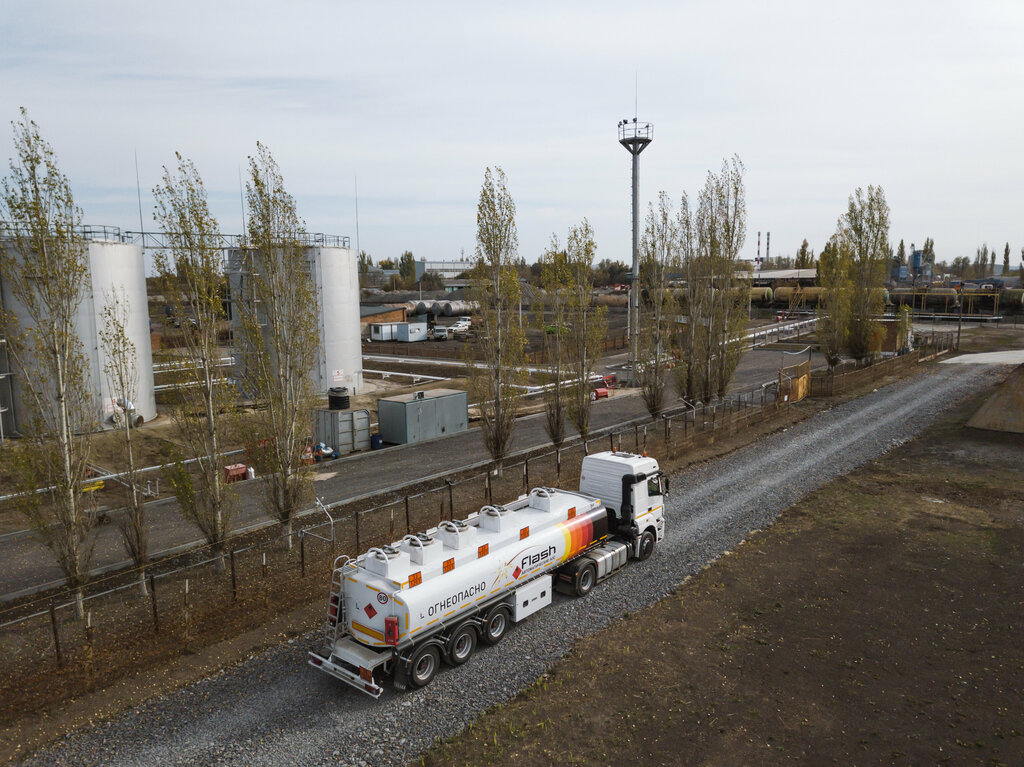 Petrol ürünleri üreticileri Flash Energy, Azov, foto