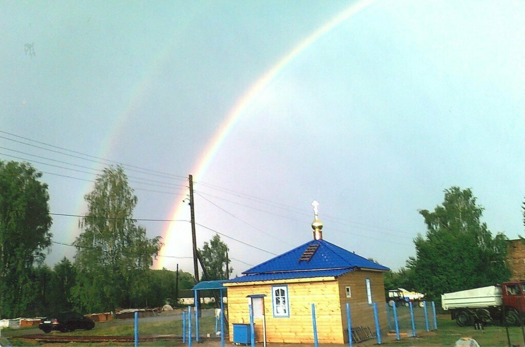Ortodoks kiliseleri Khram ikony Bozhiyey Materi Nechayannaya radost, Kalujskaya oblastı, foto