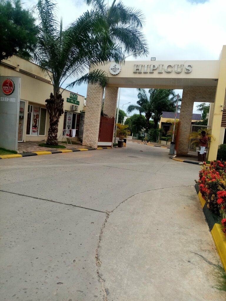 Gıda pazarı Bem Me Quer Hípicos, Loanda, foto