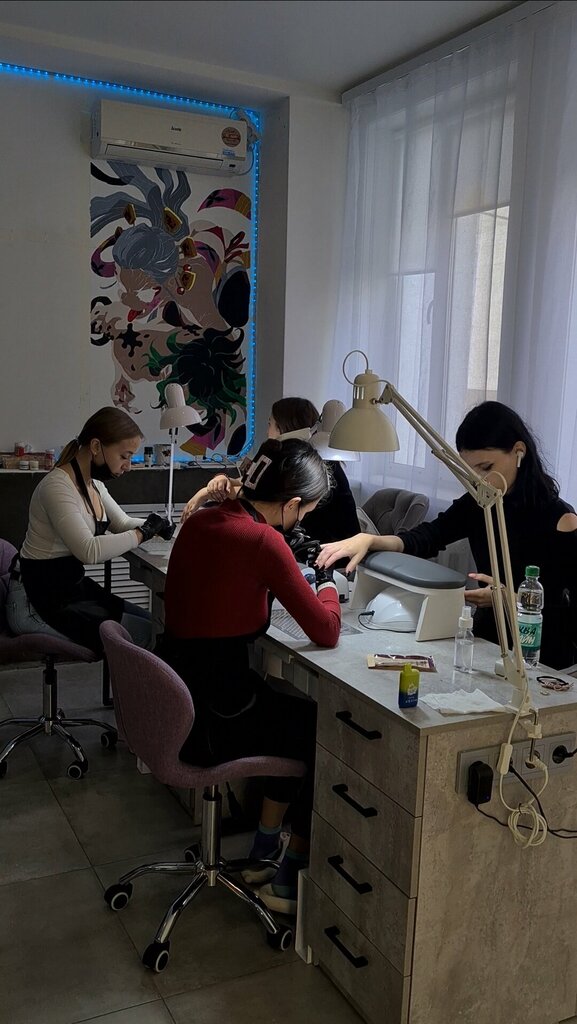 Manikür-pedikür Bubblegum, Sakhalinsk, foto