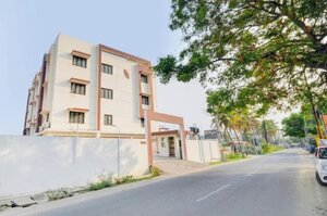 Mayfair Service Apartments (State of Tamil Nadu, City of Coimbatore), otel  Koyamutthur'dan