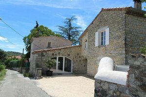 Montloubier (Auvergne-Rhône-Alpes, Ardèche, Arrondissement de Largentière, Mirabel, Villeneuve-de-Berg), otel