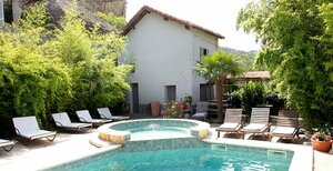 La Fête EN Provence - Chambres (Provence-Alpes-Côte d'Azur, Vaucluse, Vaison-la-Romaine, Place du Vieux Marché), otel