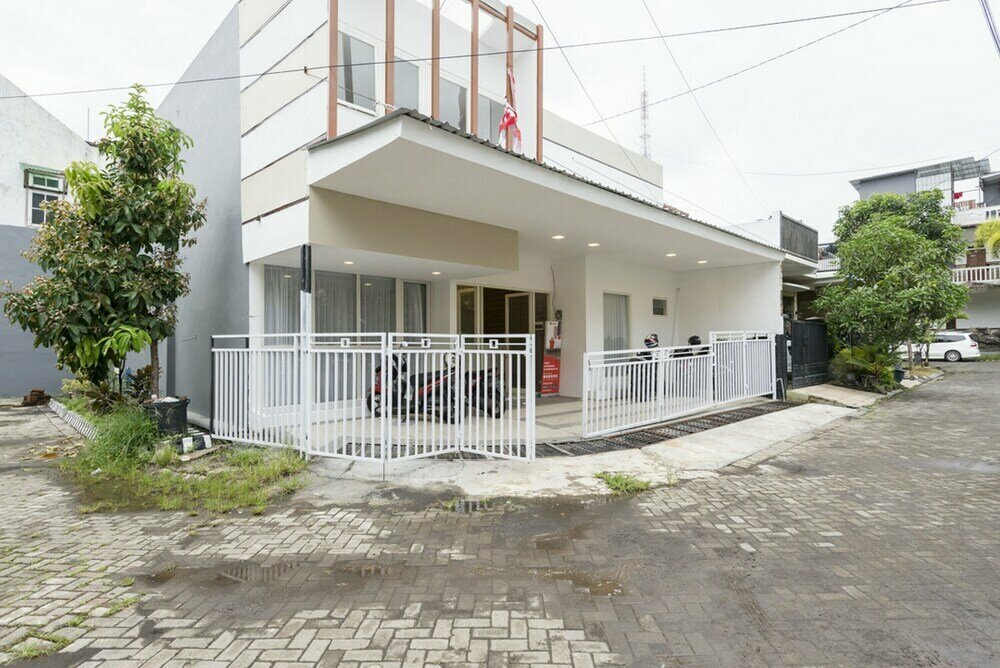 Otel RedDoorz Syariah @ Griya Shanta Malang, Malang, foto