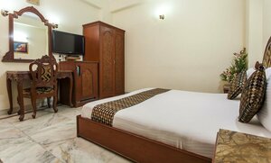 Hotel Sunstar Residency (8A/50 West Extension Area (W.E.A.),Channa Market,Karol Bagh,New Delhi 110005,Delhi,), otel  Delhi'den