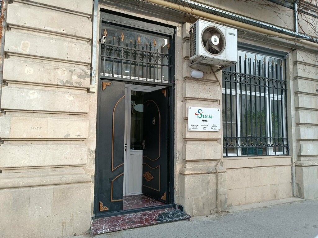 Uçak ve demiryolu biletleri Sln-m, Bakü, foto
