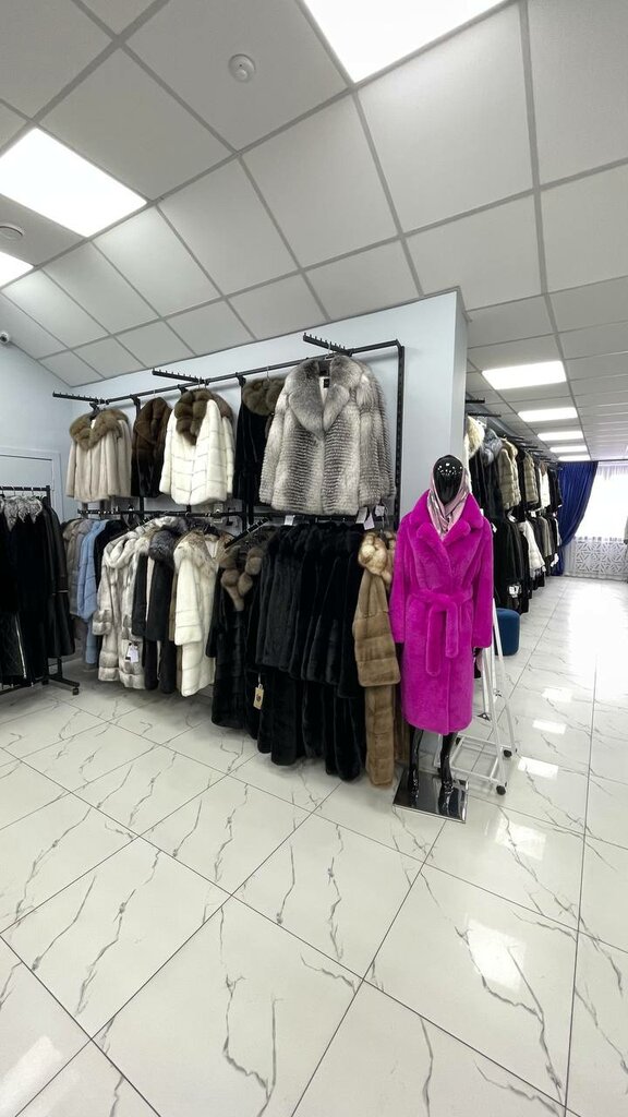 Kürk ve deri giyim mağazaları Wise, Krasnoyarsk, foto