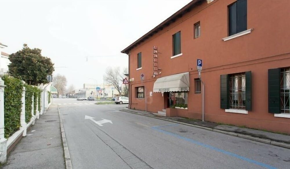 Otel Nuova Locanda Belvedere, Dünya, foto