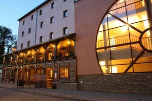 Hotel Zamkowy Młyn (Opole Voivodeship, miasto Krapkowice), otel  Krapkowice'den