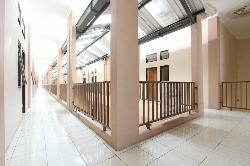 Otel Spot On 93245 Guet House Mulia Dua Syariah, Surakarta, foto