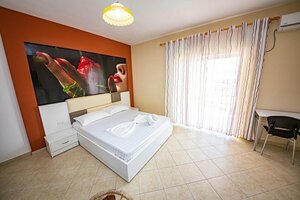 Ideal ApartHotel Saranda (Vlorë County, Sarandë), otel