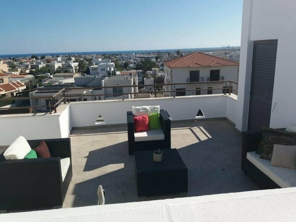 Otel Two Bedroom Duplex: mountain and Sea View, Larnaka İlçesi, foto