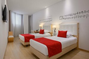 Hotel da Música (City of Porto, Rua do Bom Sucesso), otel  Porto'dan