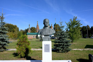 Герой Советского Союза Самарин Михаил Андреевич (Yaroslavl, Kotoroslnaya Embankment), anıt, heykel  Yaroslavl'dan