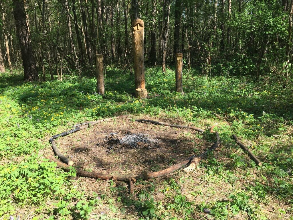 Turistik yerler Идол славянского бога Родъ, Samarskaya oblastı, foto