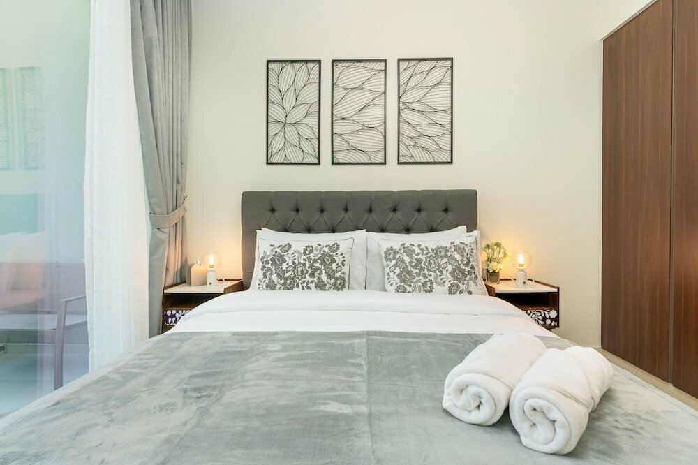 Kısa süreli konaklama Whitesage - Stylish Apt With Balconies In The Heart of Dubai, Dubai, foto