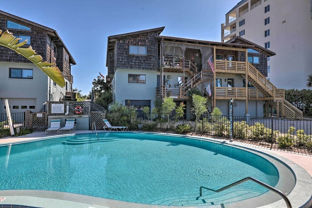 Otel Breezy Nsb Townhome w Community Pool, , foto