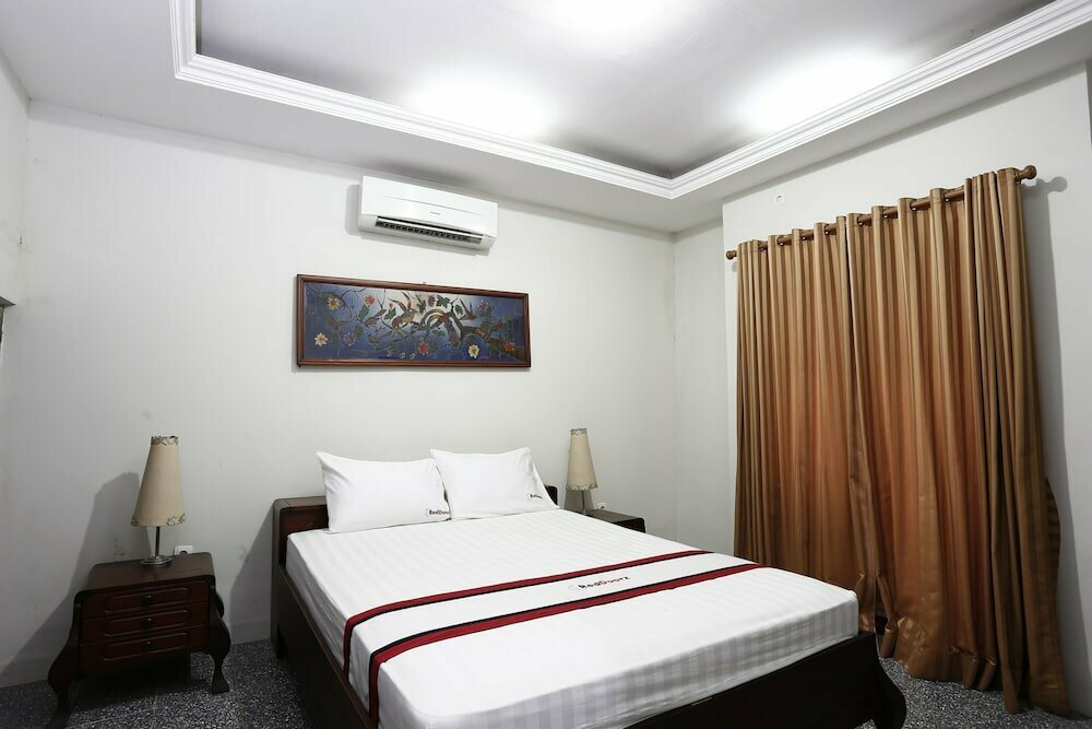 Otel Reddoorz near Lempuyangan Station 2, Yogyakarta, foto
