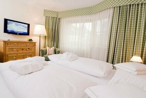Hotel Kaiserhof Kitzbuehel (Hahnenkammstraße No:5, Kitzbühel), otel  Kitzbühel'den