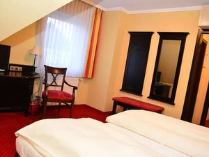 Amadis Hotel (North Rhine-Westphalia, Gütersloh, Münsterstraße, 2), otel  Harsewinkel'den