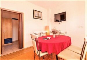 Holiday Home to 17 Persons (Primorje-Gorski Kotar County, Rab, Banjol), otel