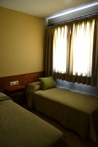 Mas d'Aravó (Comunidad Autònoma de Cataluña, Girona, Calle Mas Aravo), otel  Katalonya'dan