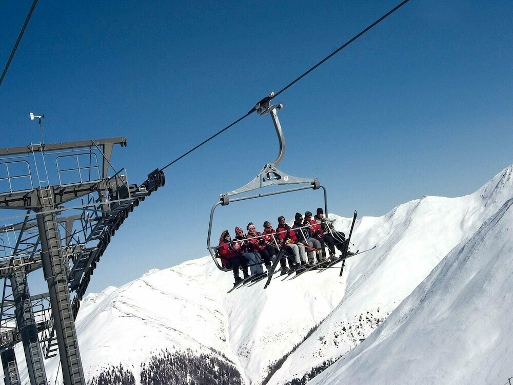 Otel Spacious Apartment near Ski Area in Fendels, Tirol, foto
