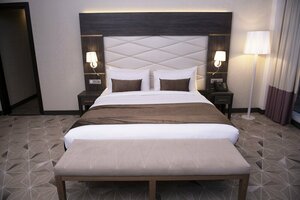 Rodina Hotel SPA & Conferences (Oran, Maraval, rayon Nakhil), otel  Oran'dan