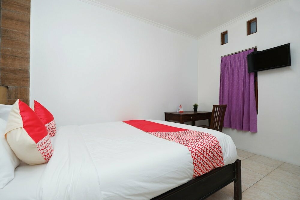 Otel Super Oyo 2803 Orchid House, Surakarta, foto