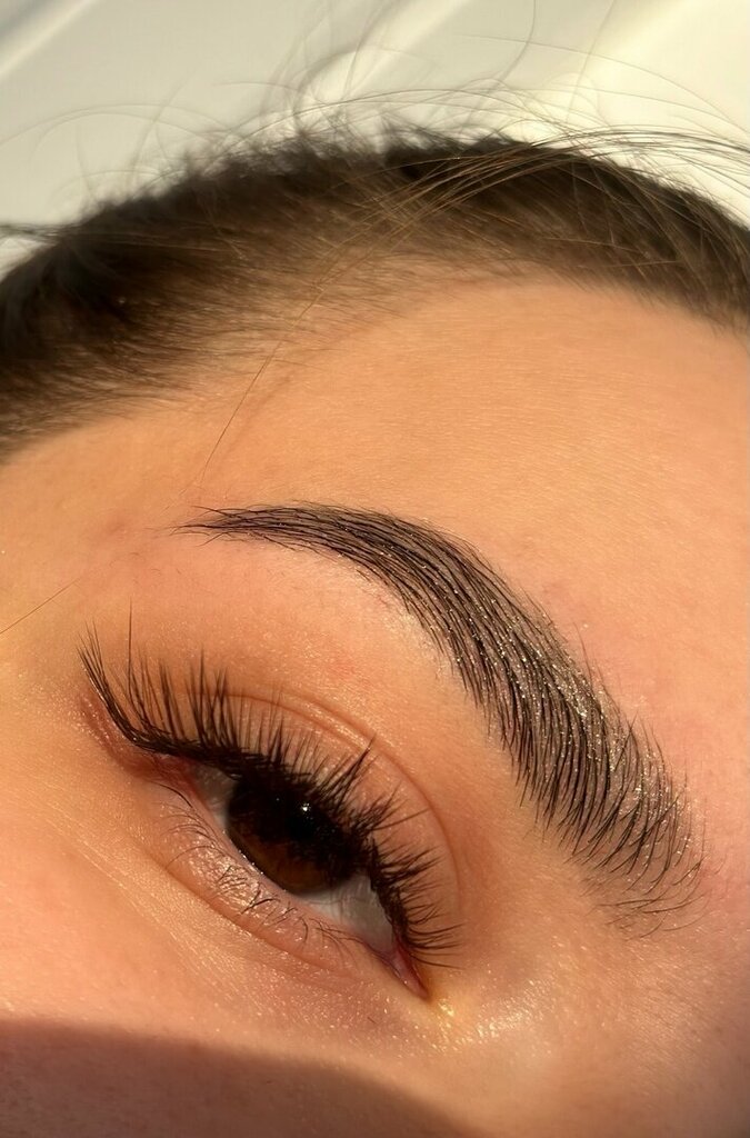 Kaş ve kirpik salonu Brow risha, Tiumen, foto