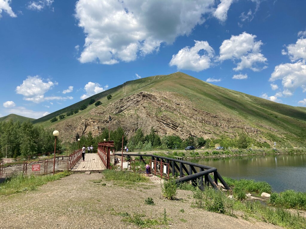 Dağ zirvesi Возвышенность Пирамида, Başkurdistan, foto