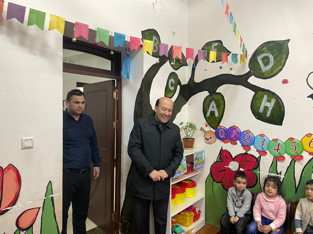 Sanat okulları Children's School of Music and Arts, Nemengan, foto