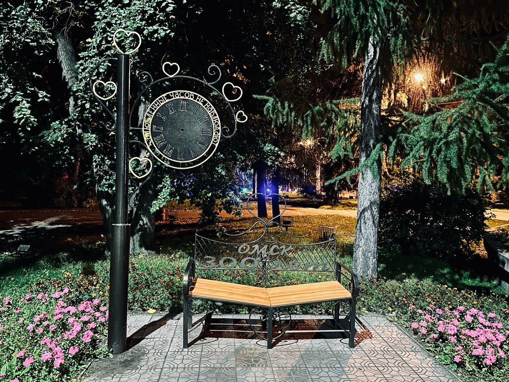 Park, sokak heykeli Скамья влюблённых, Omsk, foto