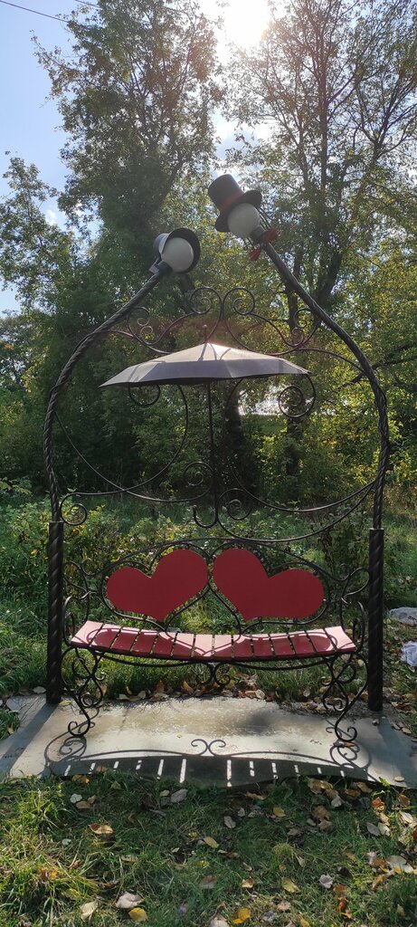 Dekorasyon ve süsleme, onur panosu Скамья влюблённых, Lipetskaya oblastı, foto