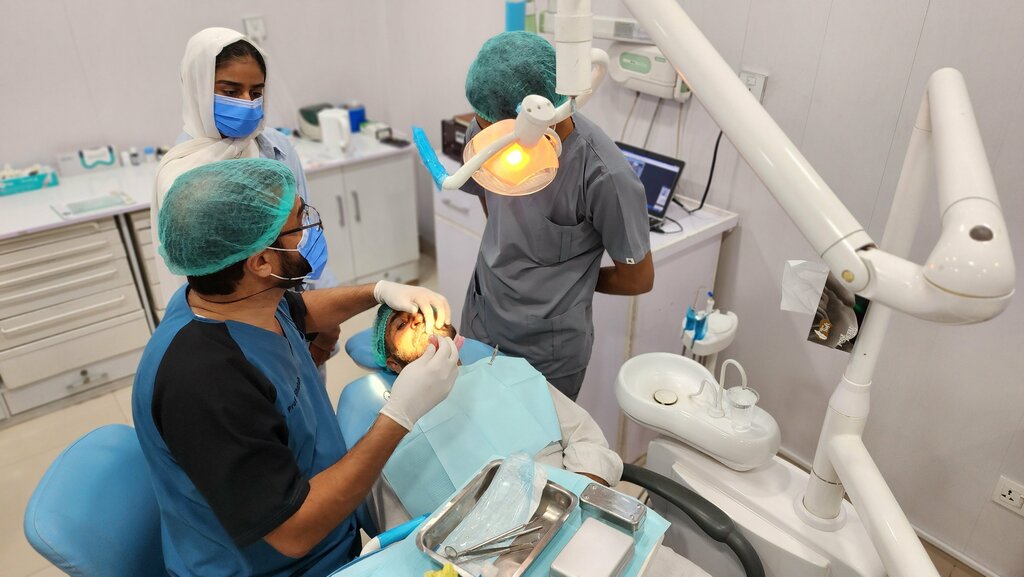 Özel ağız ve diş sağlığı klinikleri ve muayenehaneleri Prof Dr. Shahab Dental Surgeon, , foto