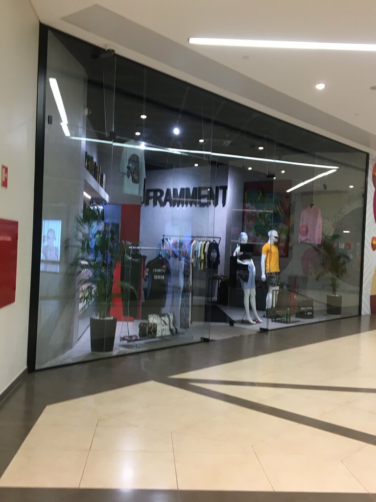 Giyim mağazası Framment, Loanda, foto